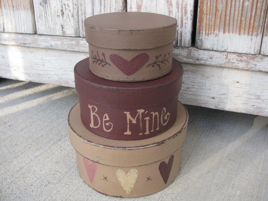 Primitive Valentine Hearts Hand Painted Round Set of 3 Stacking Boxes ...