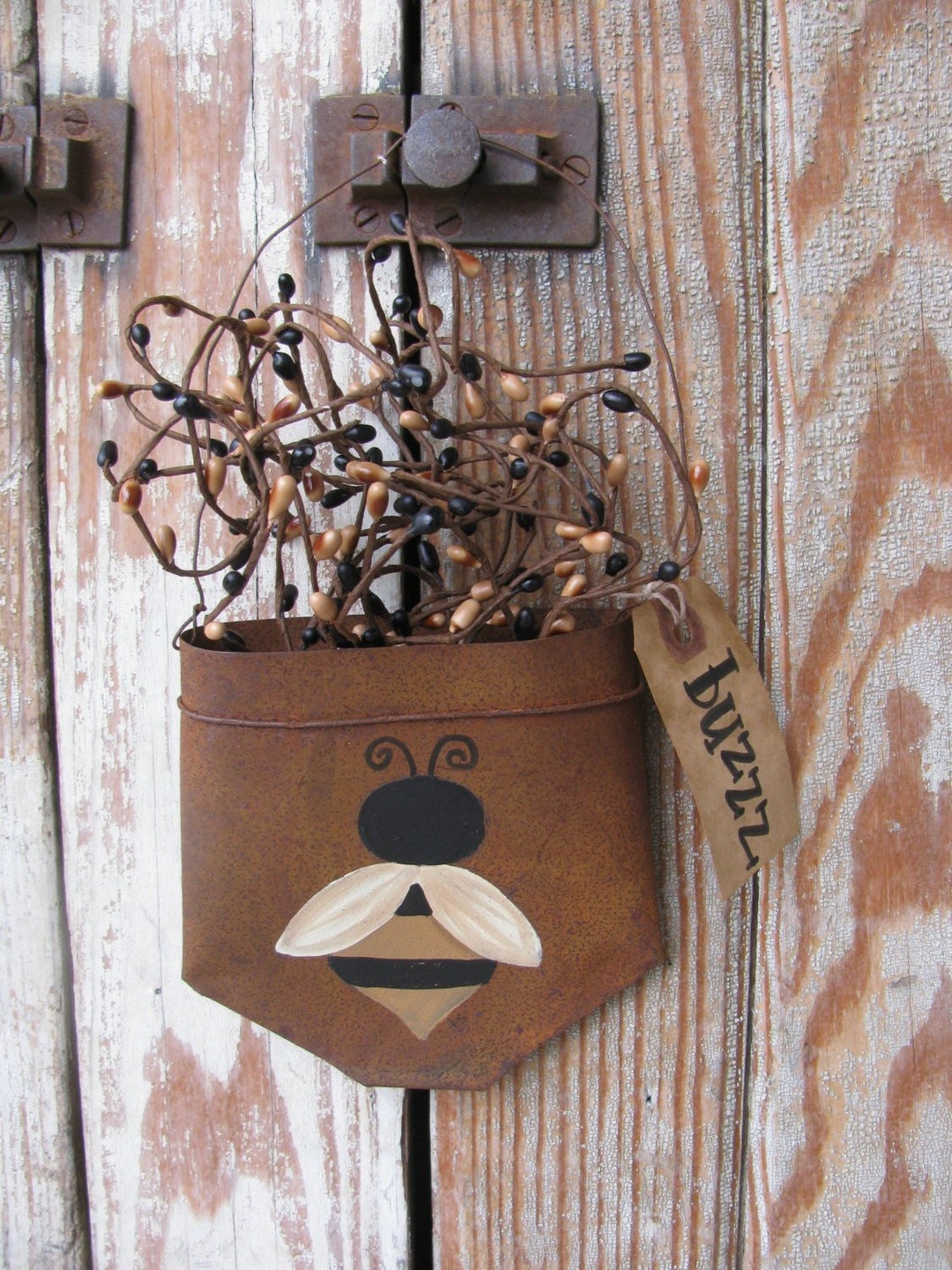 Primitive Bumble Bee Hand Painted Rusty Pocket With Berries GCC5264 - Etsy
