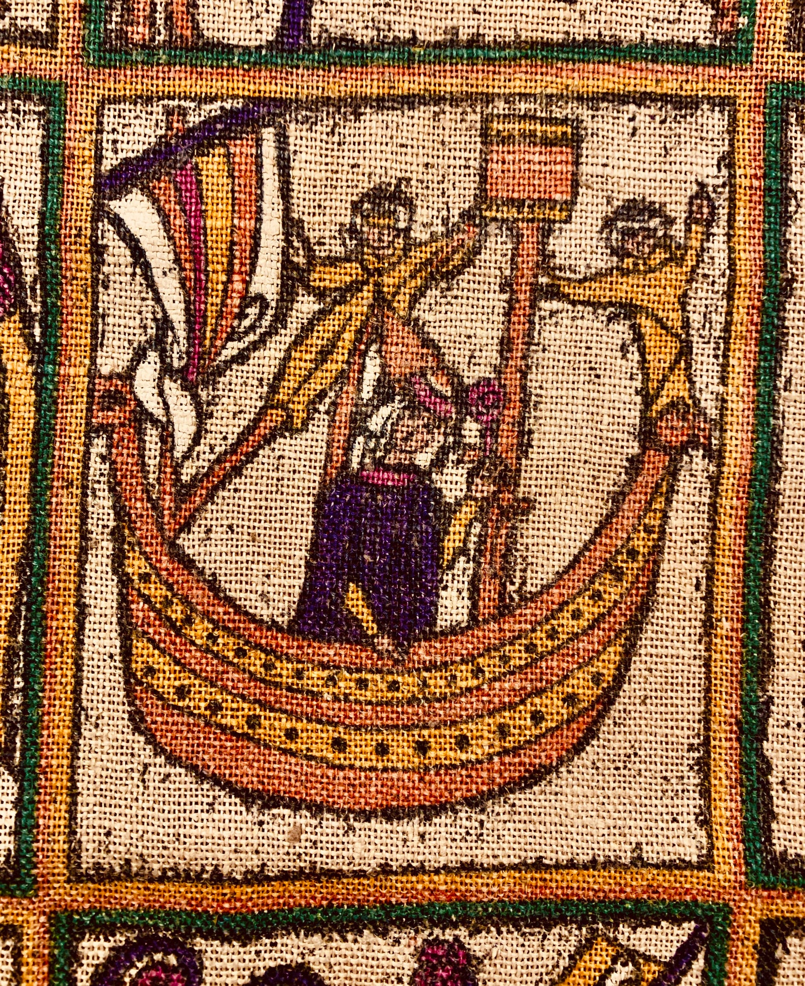 Vintage 1970s Linen Fabric/ Medieval Royalty - Etsy