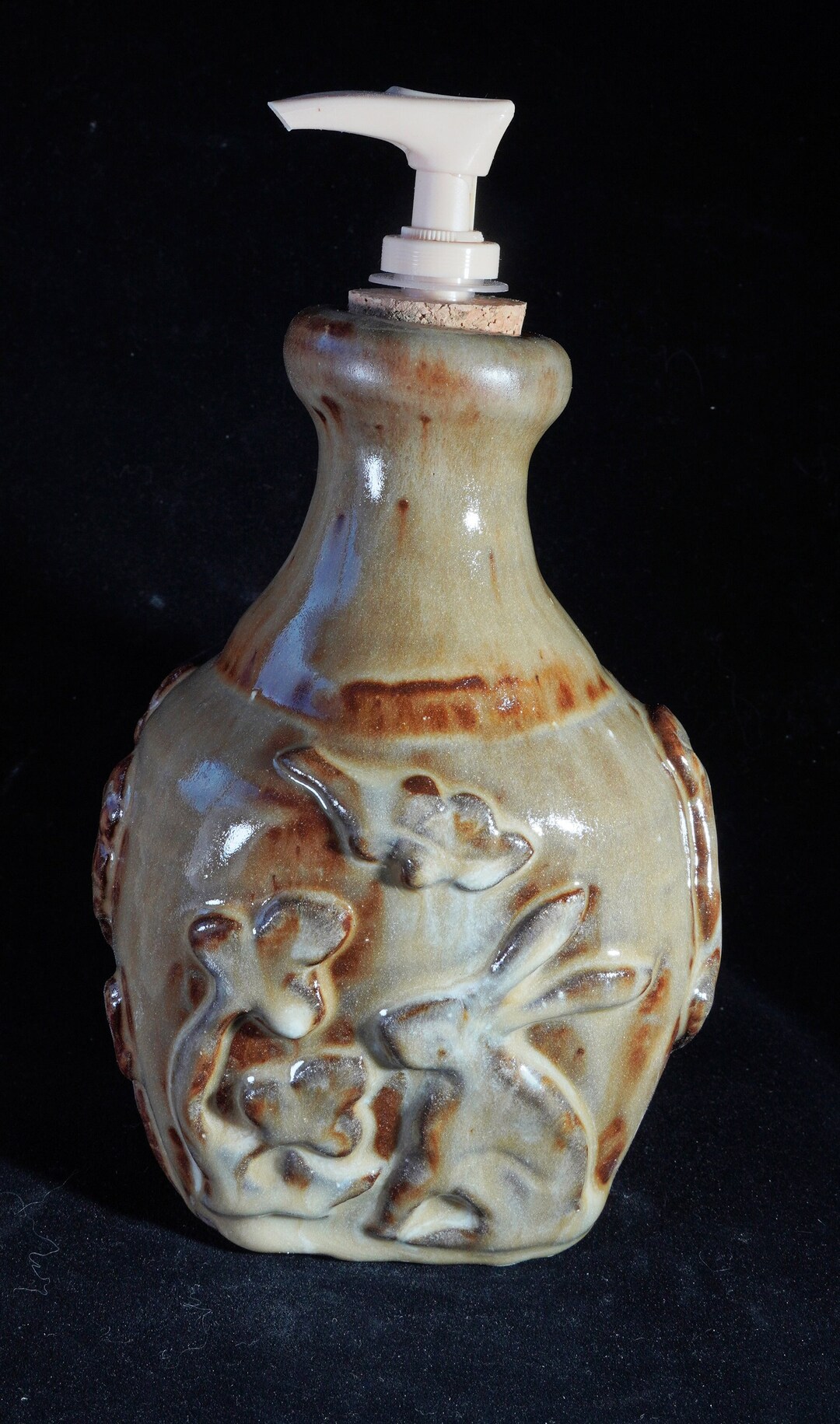 Rustic Streaky Cream & Taffy Brown Rabbit Lotion Bottle , Soap ...