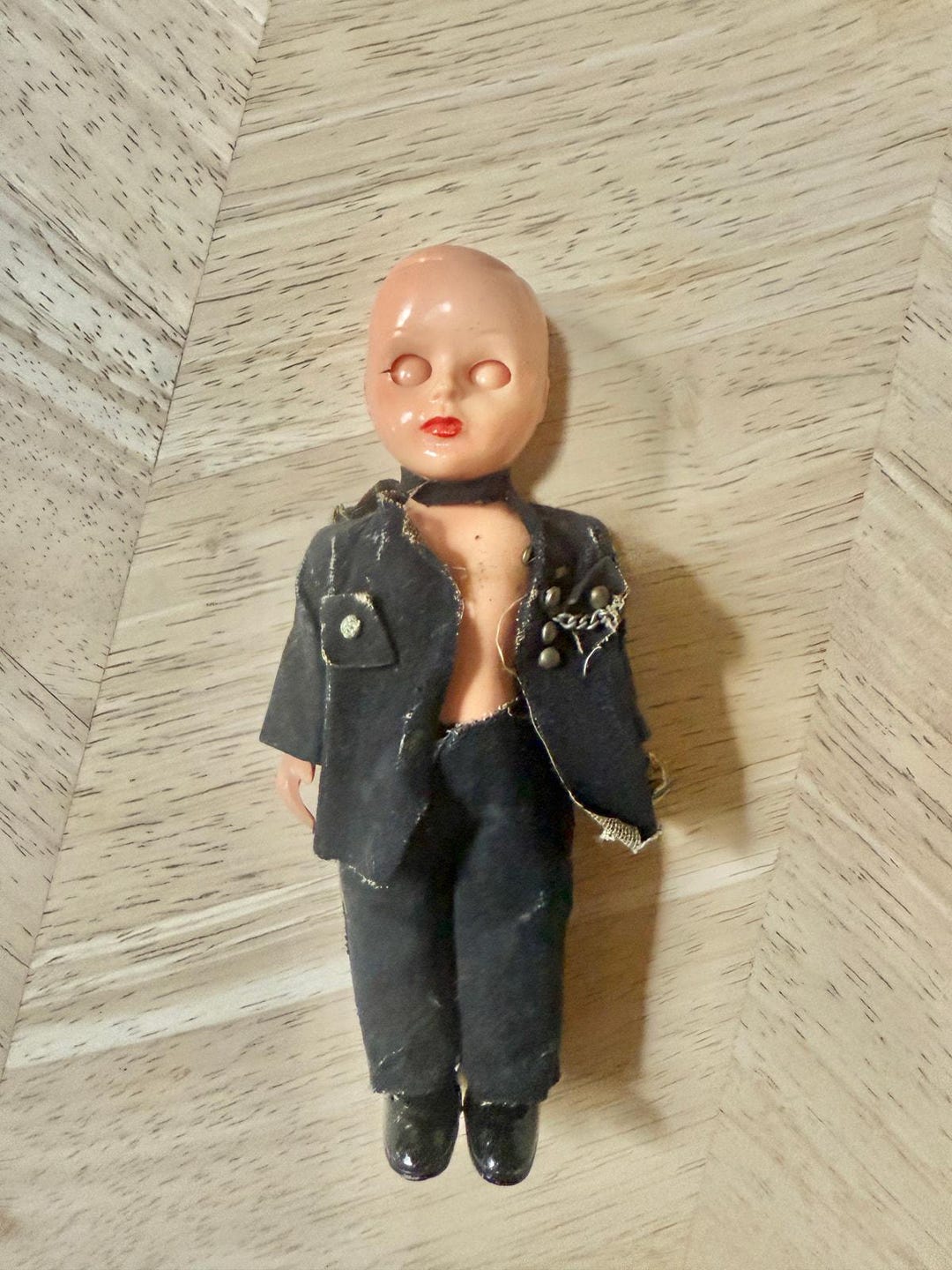 Vintage 1950s Rogark Welsh Soldier Doll W/ Sleep Eyes – Estate Sale ...