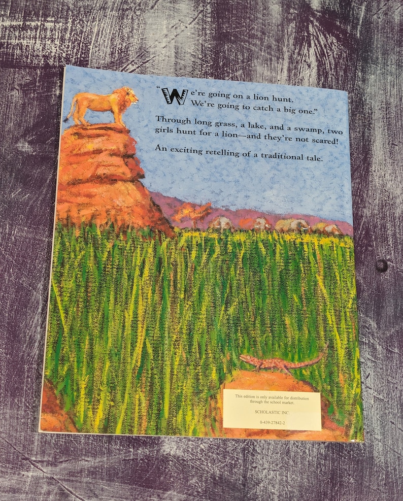 We're Going on A Lion Hunt by David Axtell Scholastic Inc 2001 Large ...