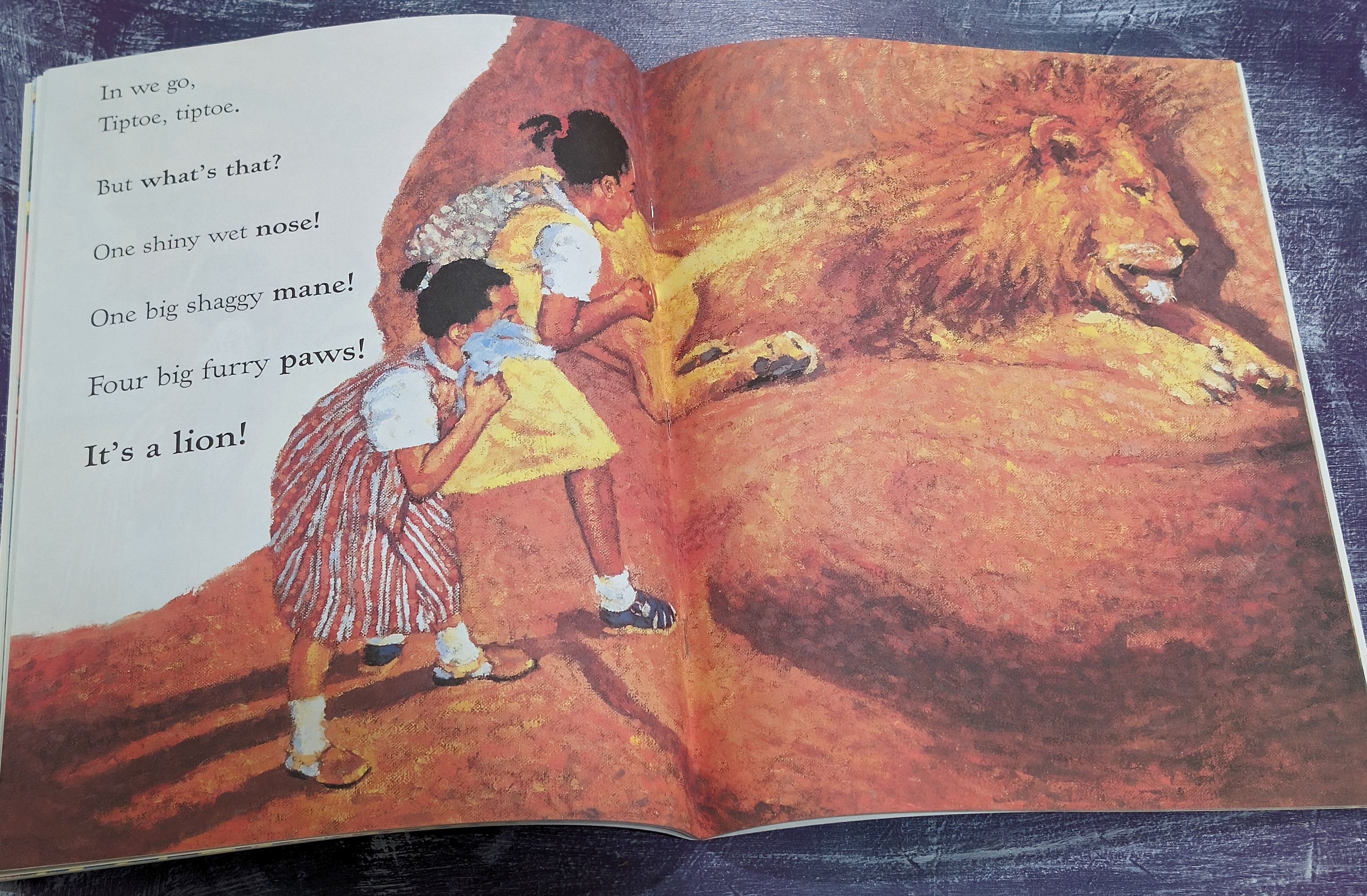 We're Going on A Lion Hunt by David Axtell Scholastic Inc 2001 Large ...