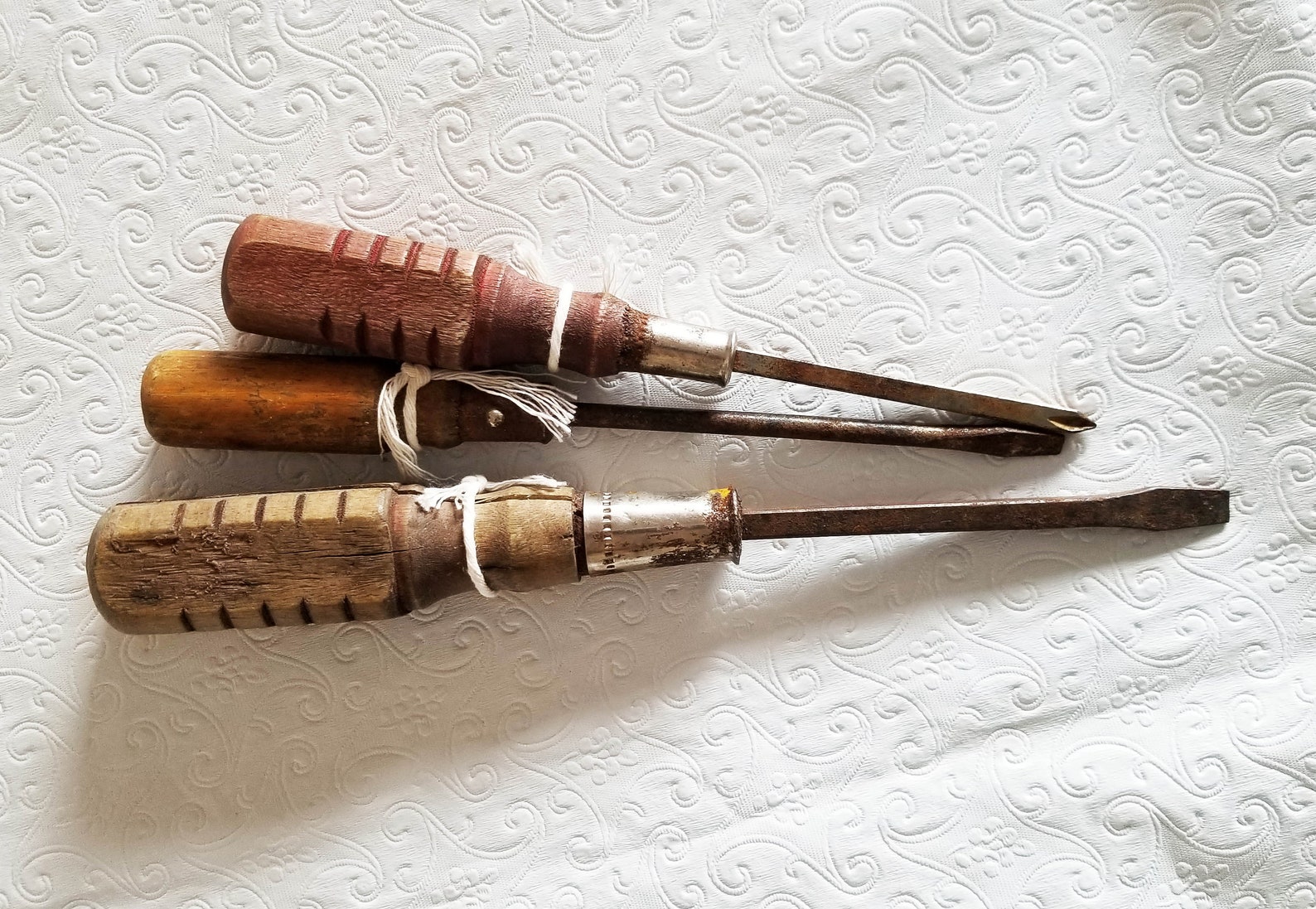 Vintage Wood Handled Rusty Screwdrivers 2 Flat Head 1 | Etsy