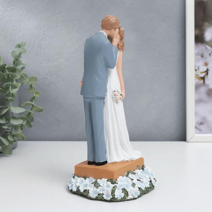 Romantic Hand Painted Couple Statue Wedding Cake Decoration Sculpture ...