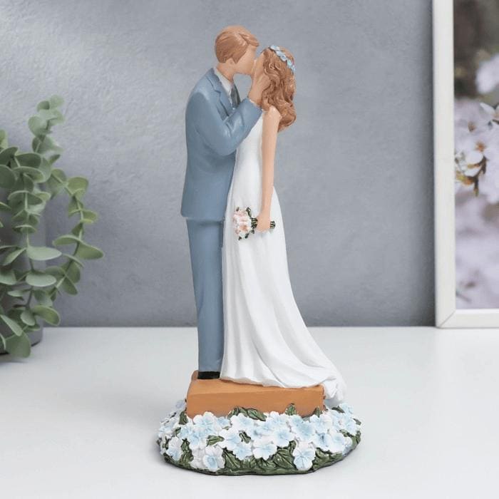 Romantic Hand Painted Couple Statue Wedding Cake Decoration Sculpture ...