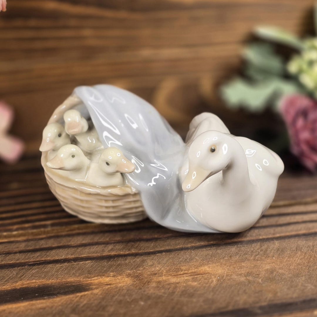 Vintage Lladro Porcelain Ducklings Figurine (SKU 01004895 ...