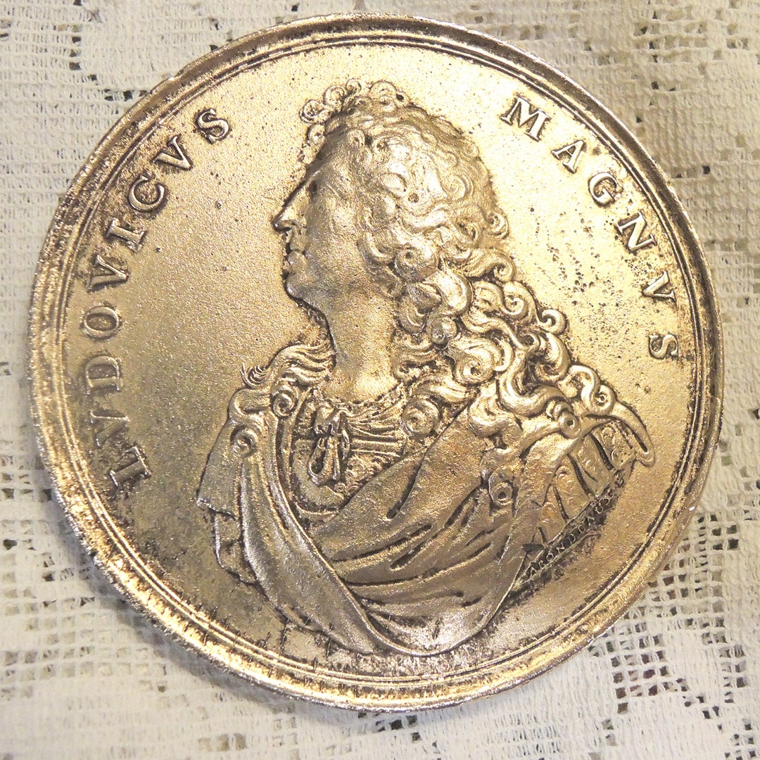 Vintage French King Louie XIV, Sun King, Heavy Gold Tone Medallion, Large 69mm Collectible ...