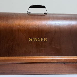 Vintage 1919 Singer 66 Red Eye Sewing Machine Singer Red Eye Sewing ...