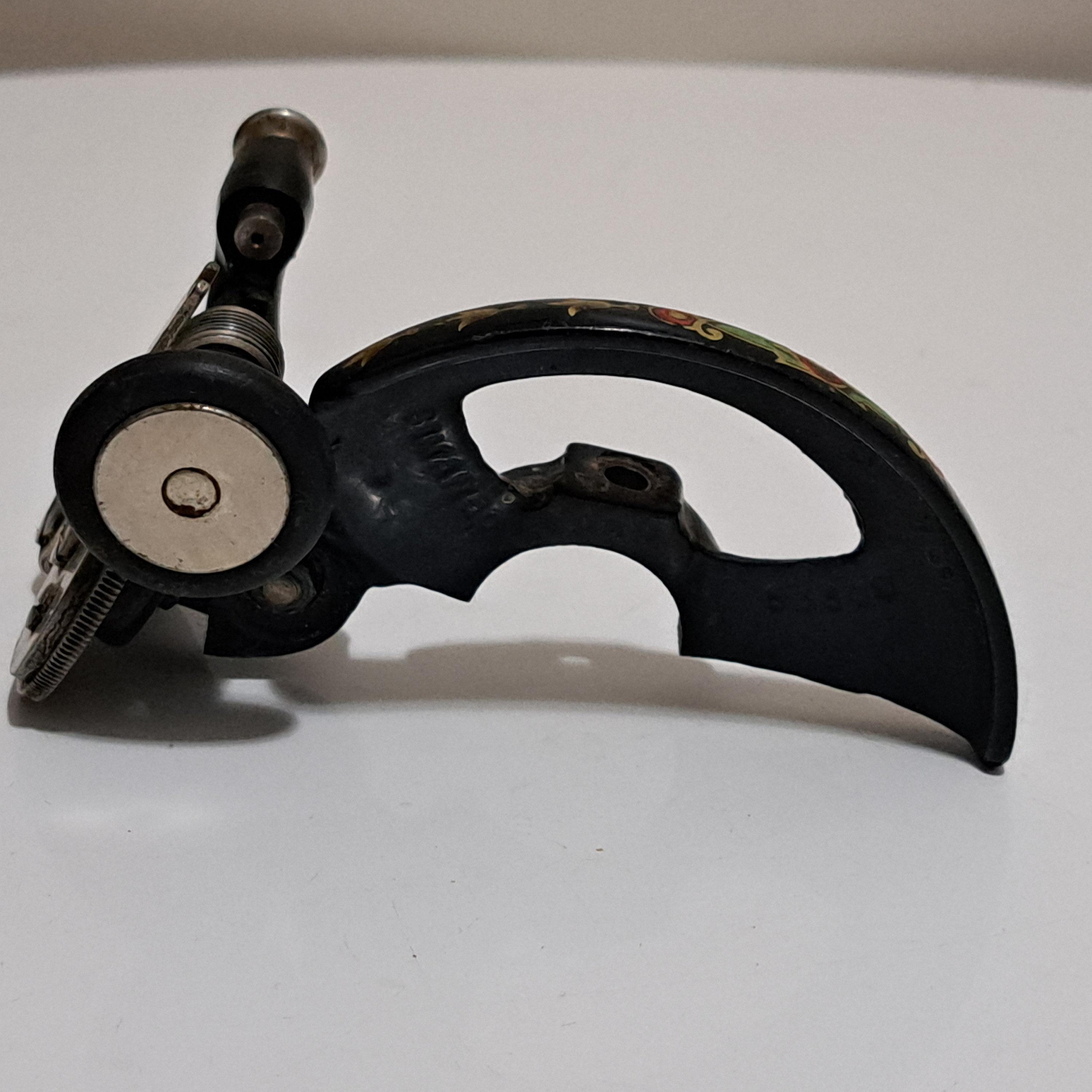 1924 Singer Model 28 La Vencedora Decal Bobbin Winder Belt Guard ...