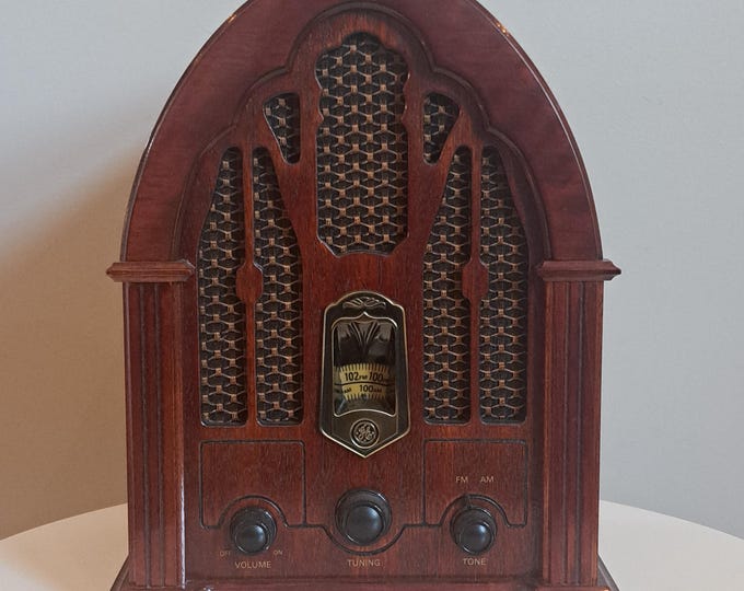Vintage GE General Electric Model 7-4100JA Retro Cathedral AM FM Radio ...