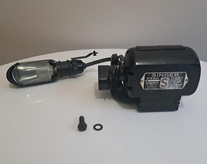 Vintage Singer Baj3-8 Motor With 3 Prong Power and Light Singer 128 ...