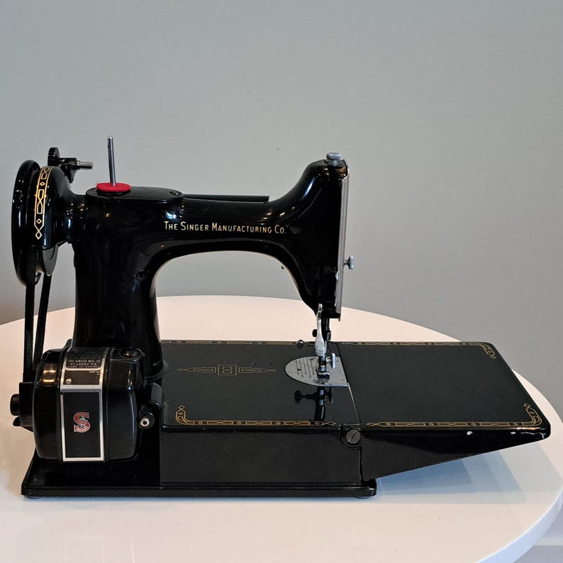 Vintage Red S Badge Singer Featherweight 221K Sewing Machine, 1961 - Etsy