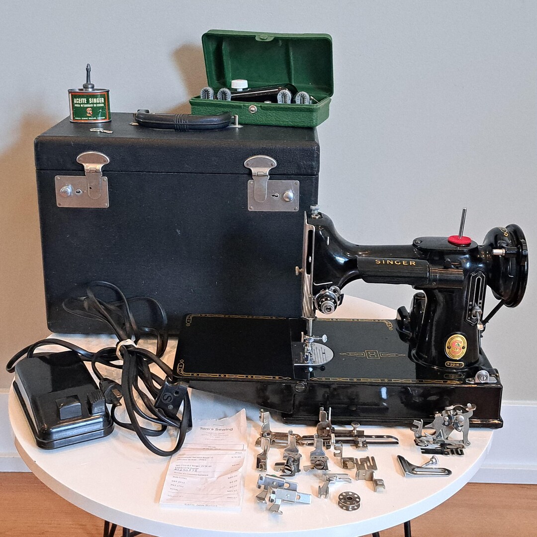Vintage Red S Badge Singer Featherweight 221K Sewing Machine, 1961 - Etsy