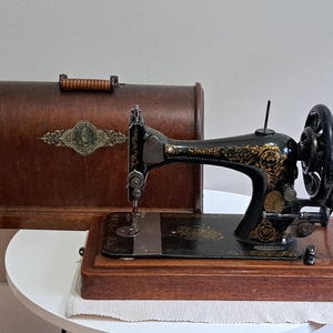 Vintage 1891 Singer Model 28 Hand Crank Sewing Machine With Scrolls and ...