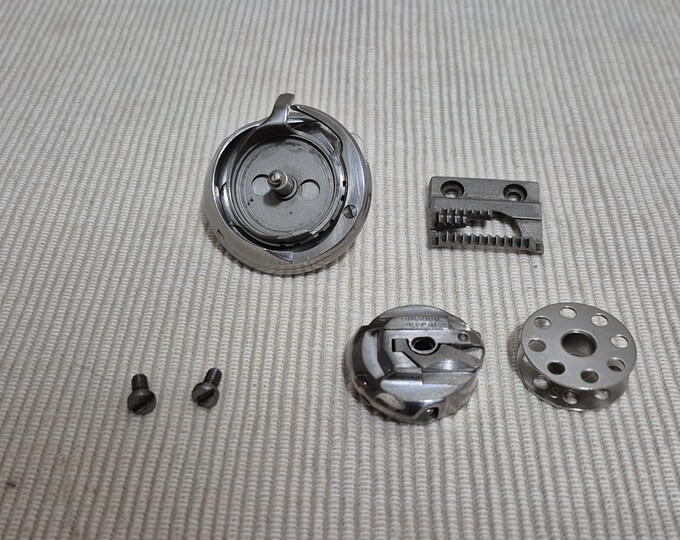 Vintage Singer Featherweight 221 Parts Lot: Bobbin Case, Hook, Feed Dog ...