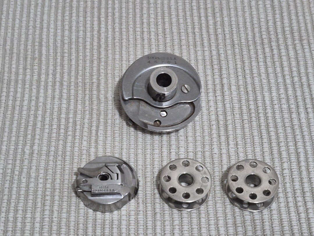 Vintage Singer Featherweight 221 Parts Lot: Bobbin Case, Bobbins and ...