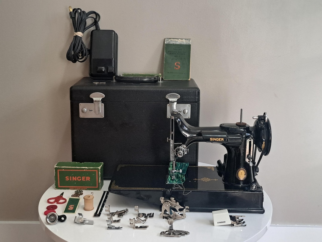 Vintage Bi-centennial Singer Featherweight 221k Vintage Singer ...