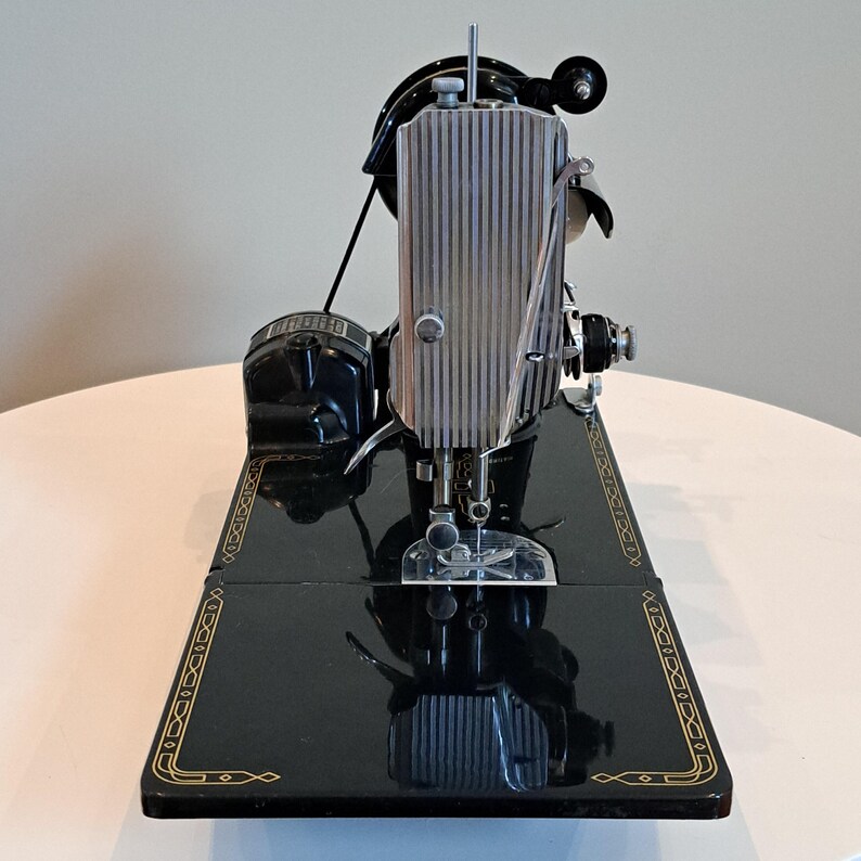 Vintage Red S Badge Singer Featherweight 221K Sewing Machine, 1961 - Etsy
