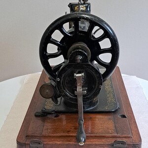 Vintage 1891 Singer Model 28 Hand Crank Sewing Machine With Scrolls and ...
