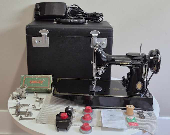 Vintage 1947 Singer Featherweight Sewing Machine Vintage Singer ...