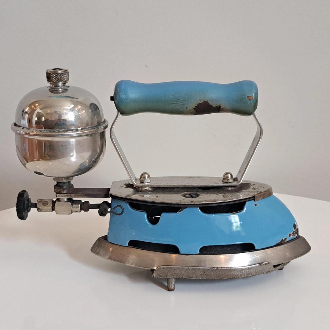 Vintage 1940's Model 4-A Coleman Insta Lite Steam Iron WITH Cooling ...