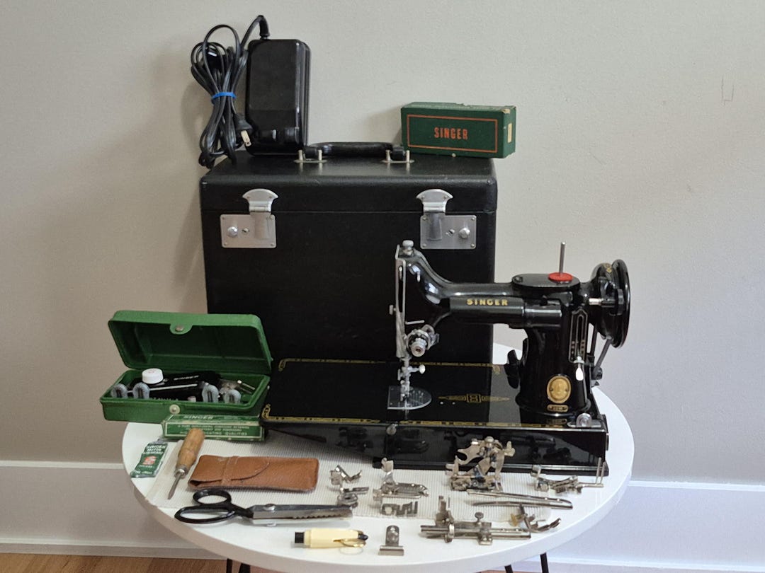 Vintage Singer Featherweight 221K Sewing Machine Vintage 1957 Singer ...