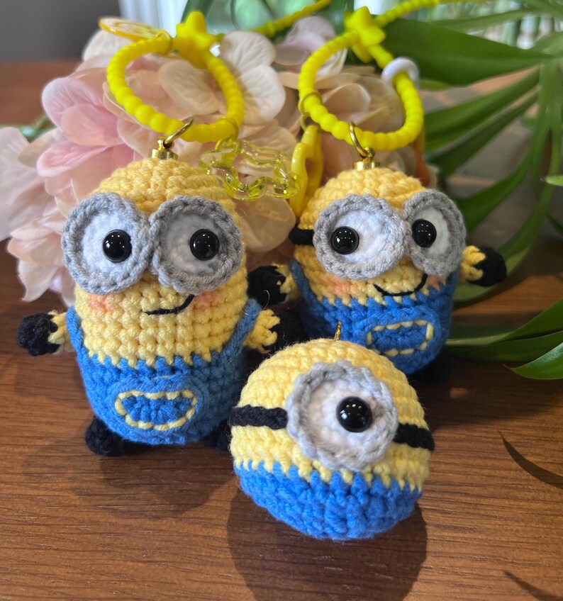 Minion Crochet Keychain/bag Charm Customizable Gift for Special Someone ...