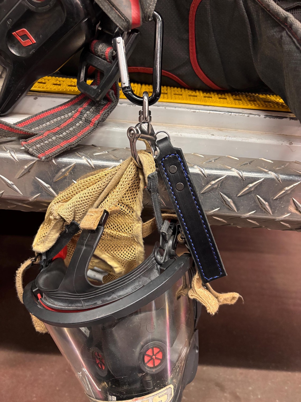 Firefighter SCBA Mask Quick Release - Etsy