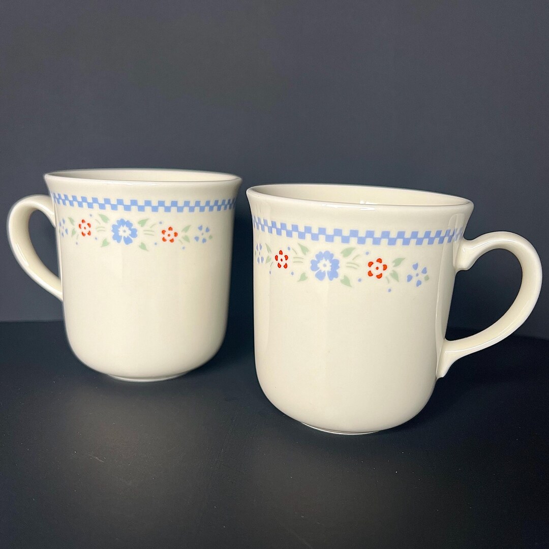 Vintage Corning Ware Corelle Needlepoint Pattern Coffee Mugs-set of 2 ...