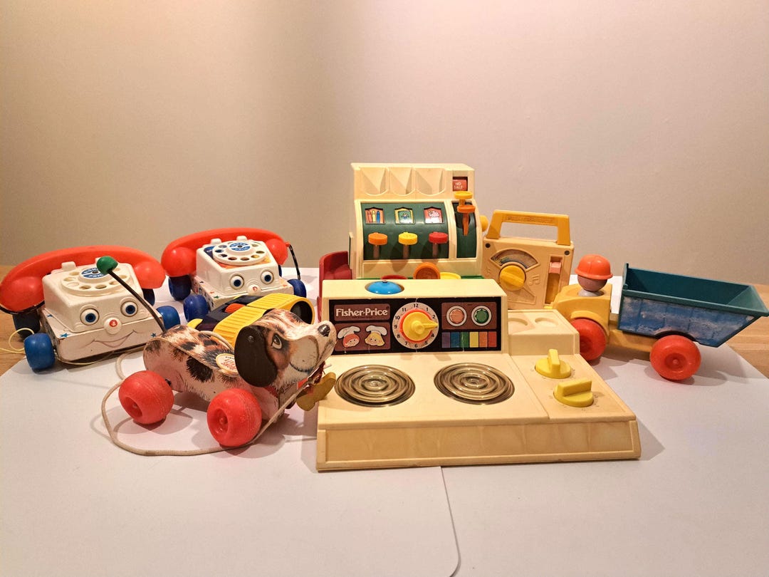 8x Fisher Price Toys, 2x Telephone, Cash Register, Binoculars, Car ...