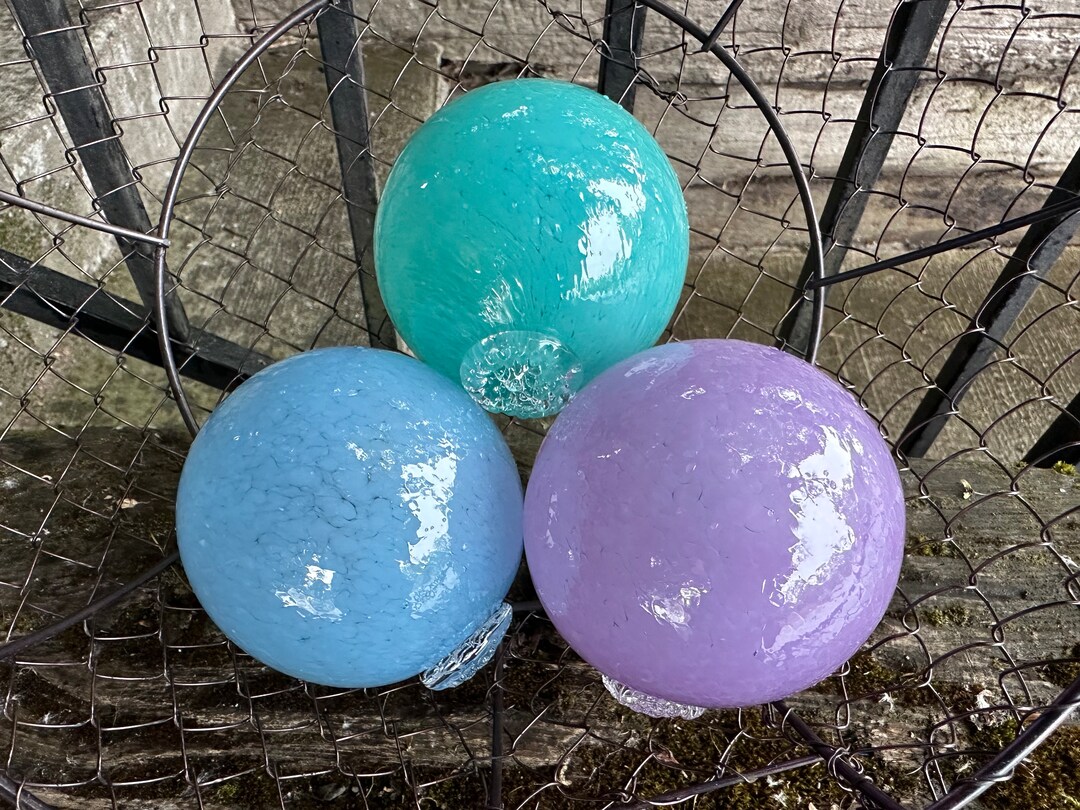 Garden Orbs, 3.25 Blown Glass Balls Set of 3, Turquoise Green, Powder ...