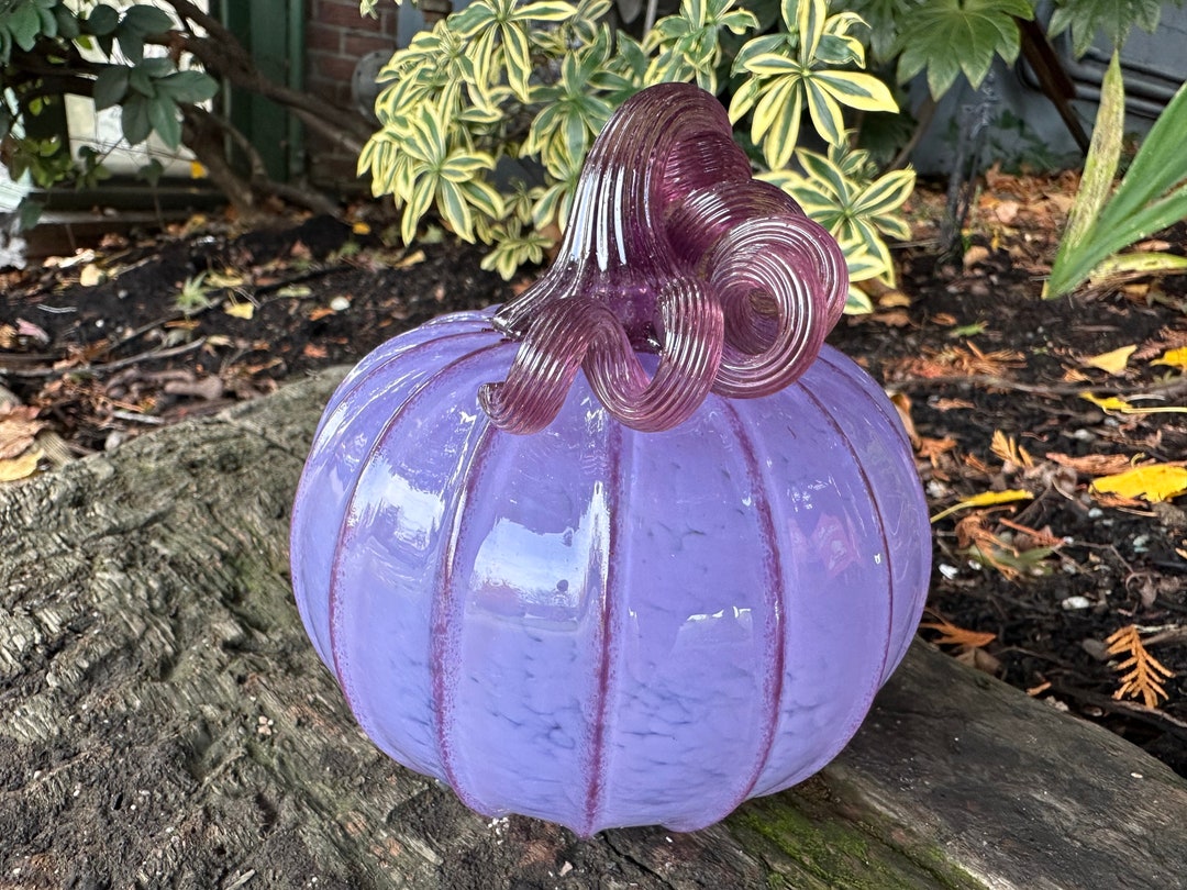 Lavender Purple Glass Pumpkin, 4.5 Mauve Squash Sculpture, Purple Ribs ...