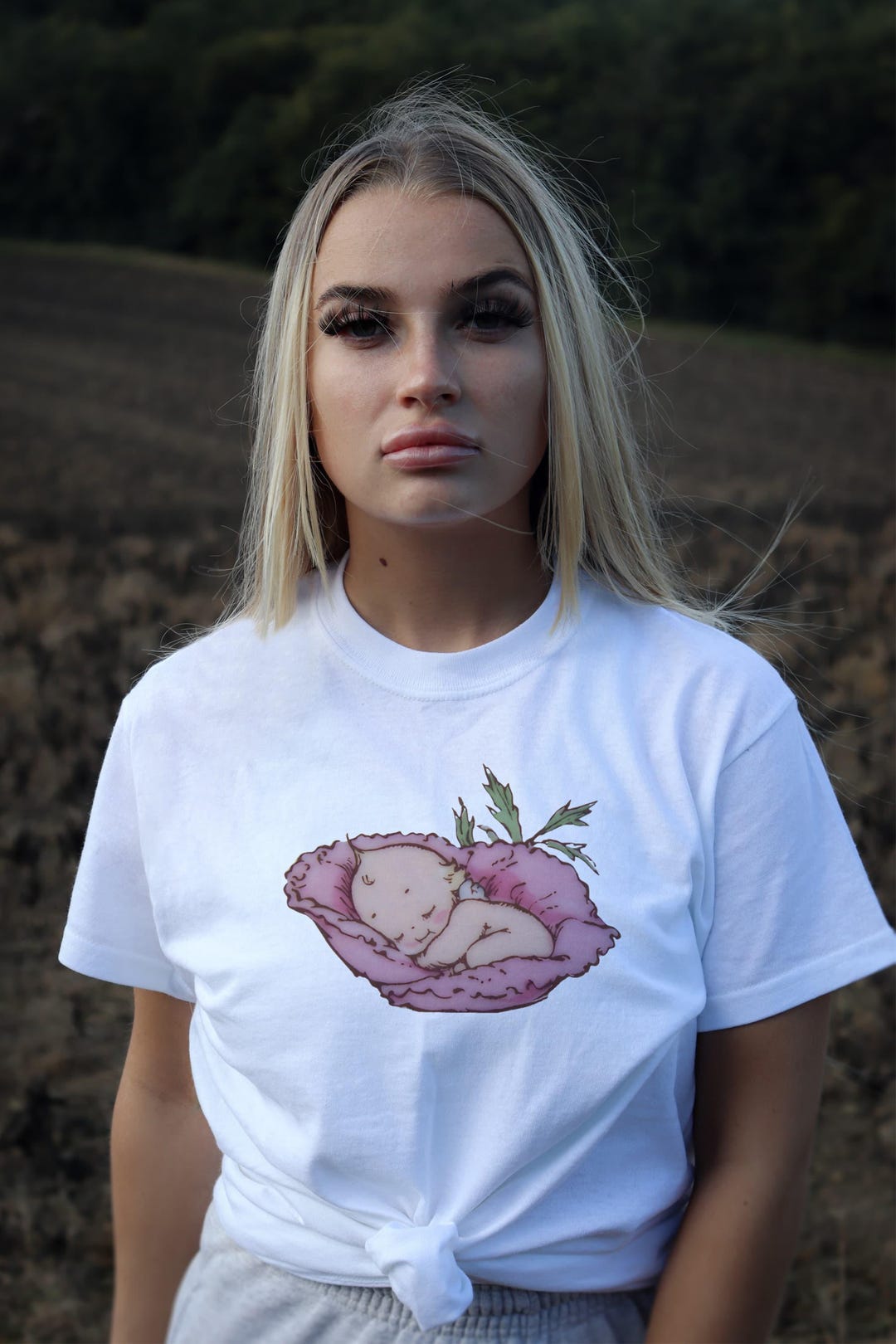 Cute Vintage Kewpie Flower, Retro, Sweet Coquette Kewpie T-shirt Unisex ...