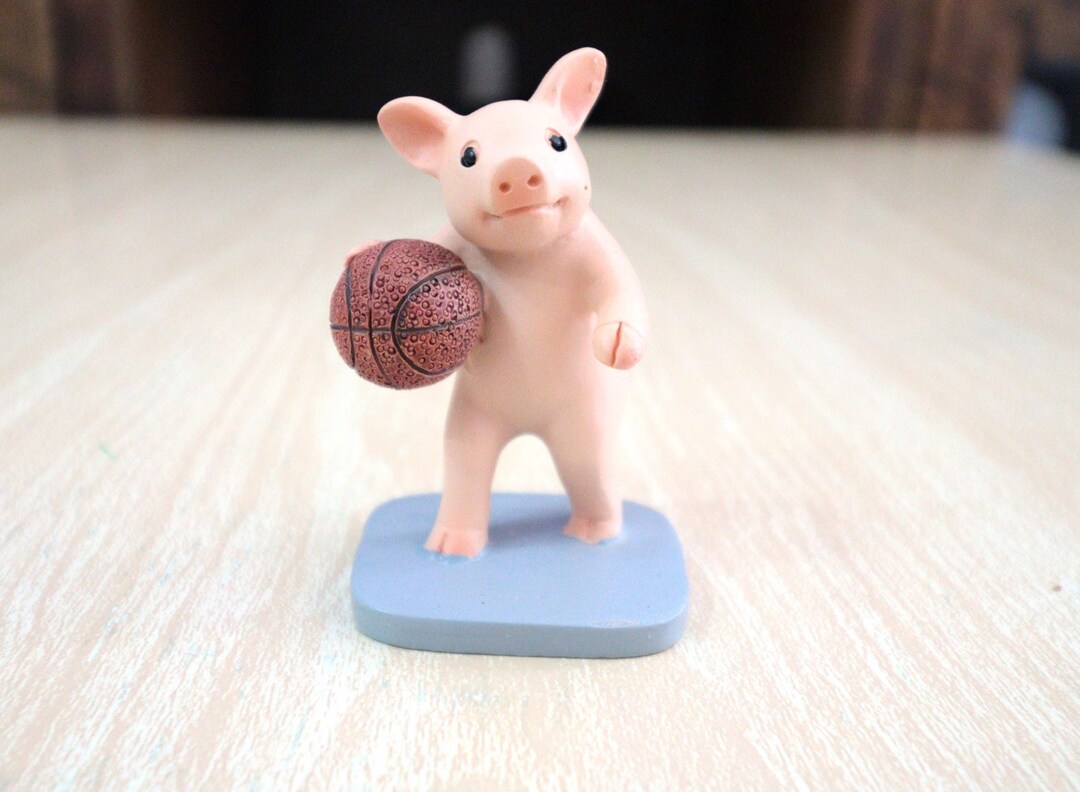 Basketball Pig Figurine | Cute Animal Lover Gift - Etsy