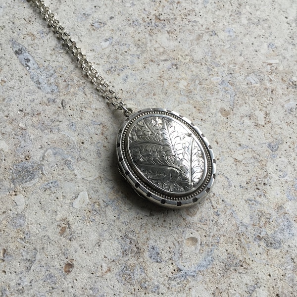 Victorian Locket - Etsy