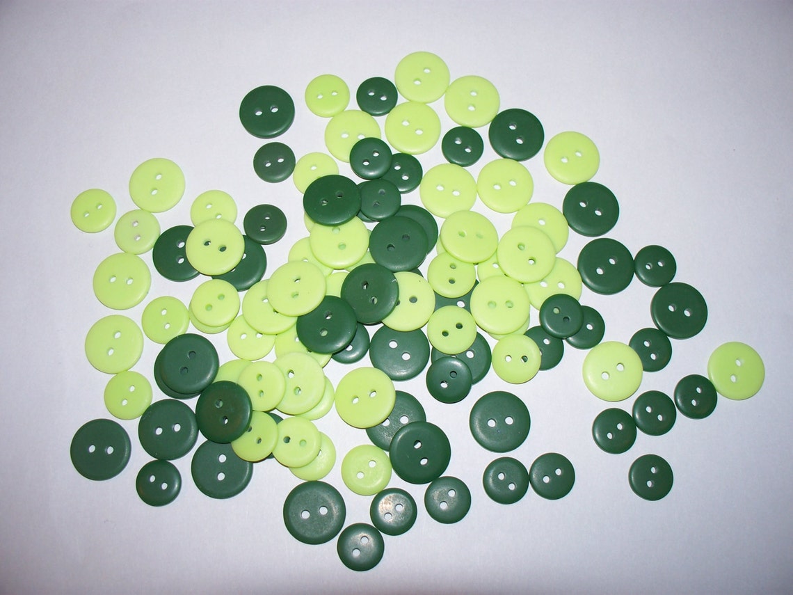 100 Buttons Green Buttons Two Hole Buttons Lot 2404 - Etsy Hong Kong