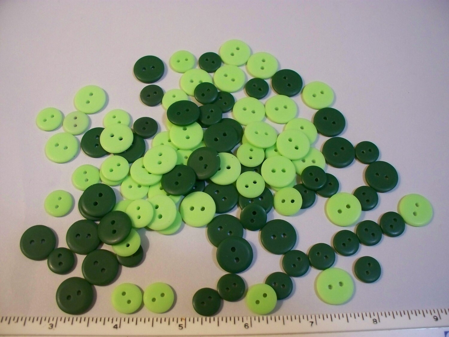 100 Buttons Green Buttons Two Hole Buttons Lot 2404 - Etsy Hong Kong