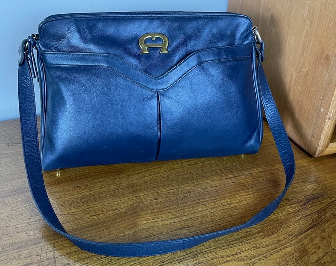 Vintage Designer Etienne Aigner Womens Soft Blue Leather Handbag Purse ...