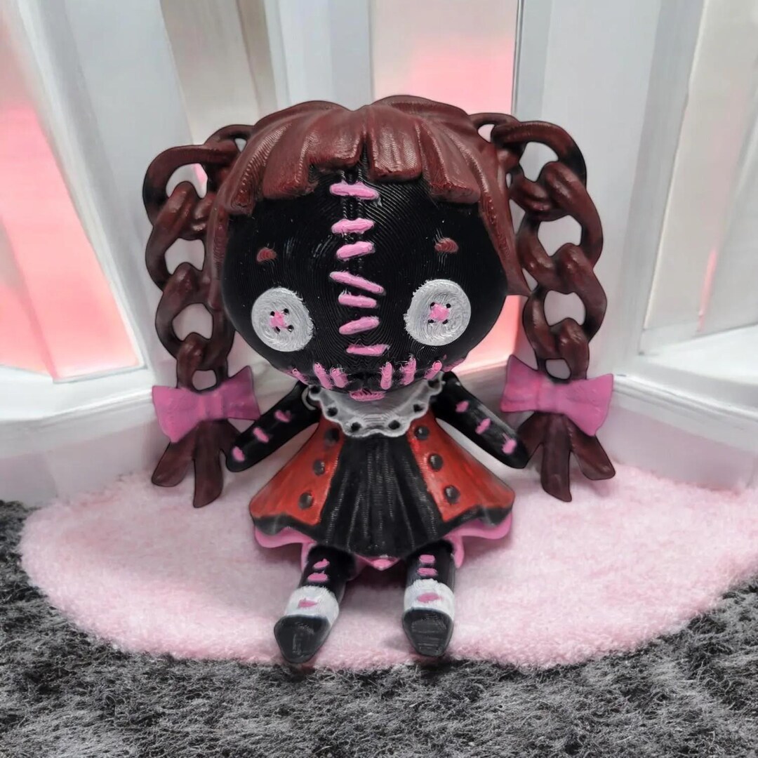 3D Printed Articulated Creepy Doll Gothic Horror Desk Toy & Display ...
