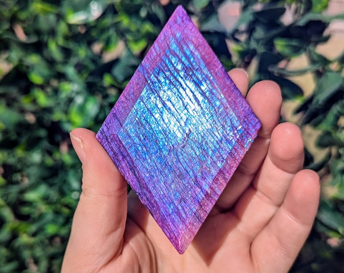 Purple Moonstone Diamond Carving With Blue Flash | Stone of Intuition ...