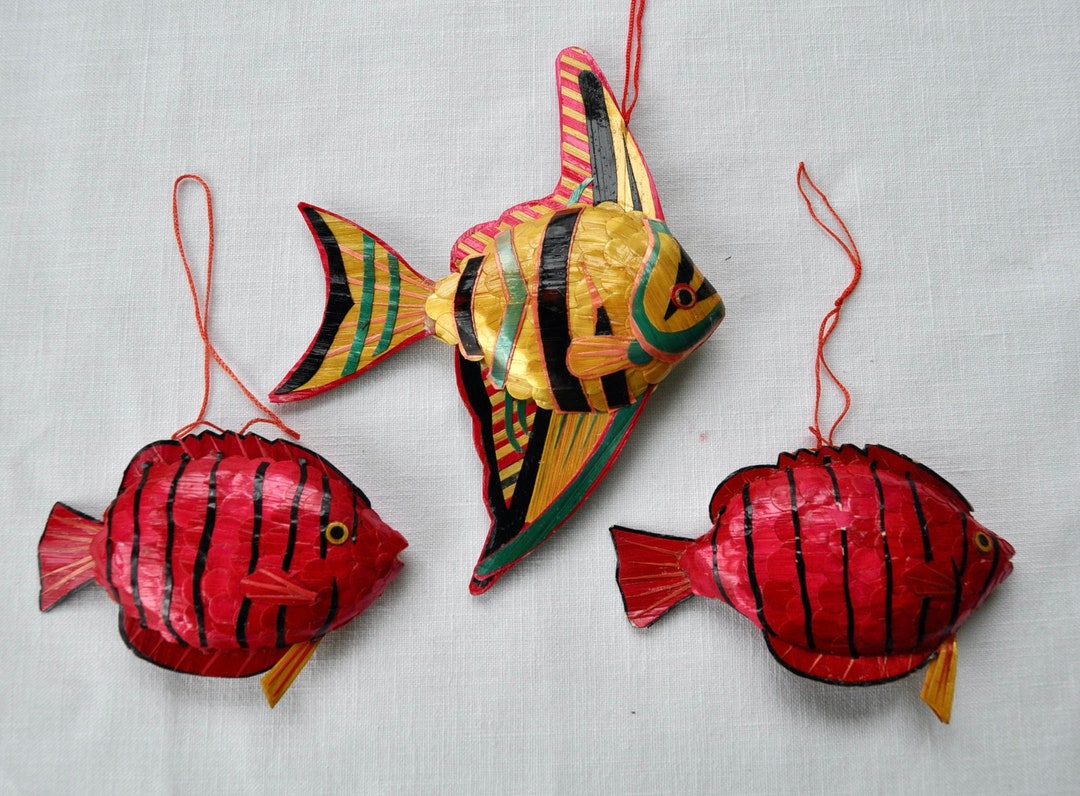 Three Vintage Colorful Straw Fish Ornaments/asian Dyed and Woven Straw ...