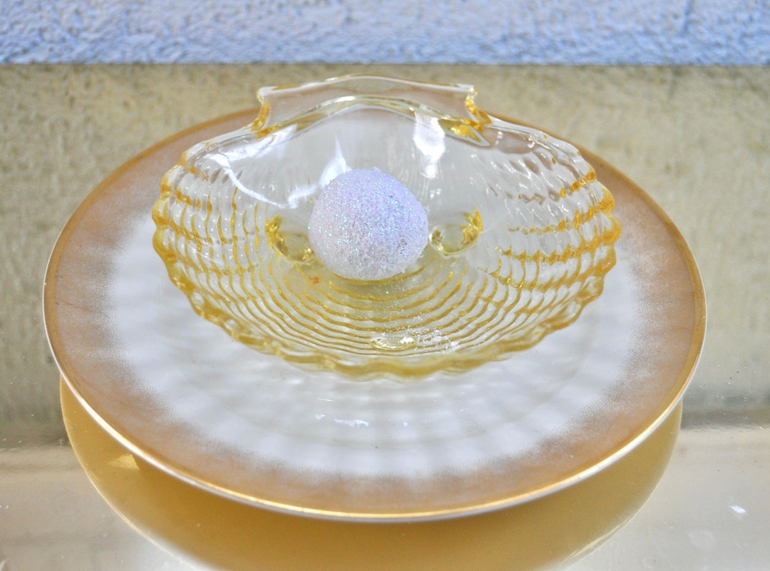 Pearl Snowball in Shell/reimagined Ceramics/vintage Golden - Etsy
