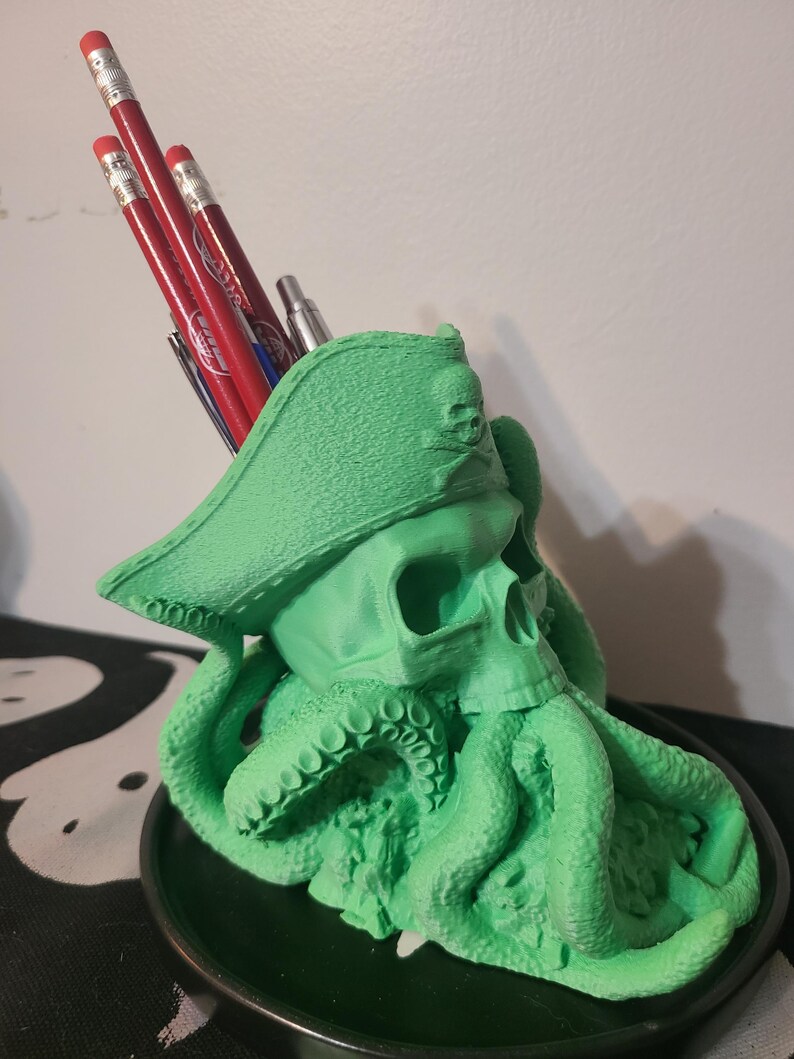 Pirate Skull & Octopus 3D Printed Pen Holder | Captain Kalamar Pen ...