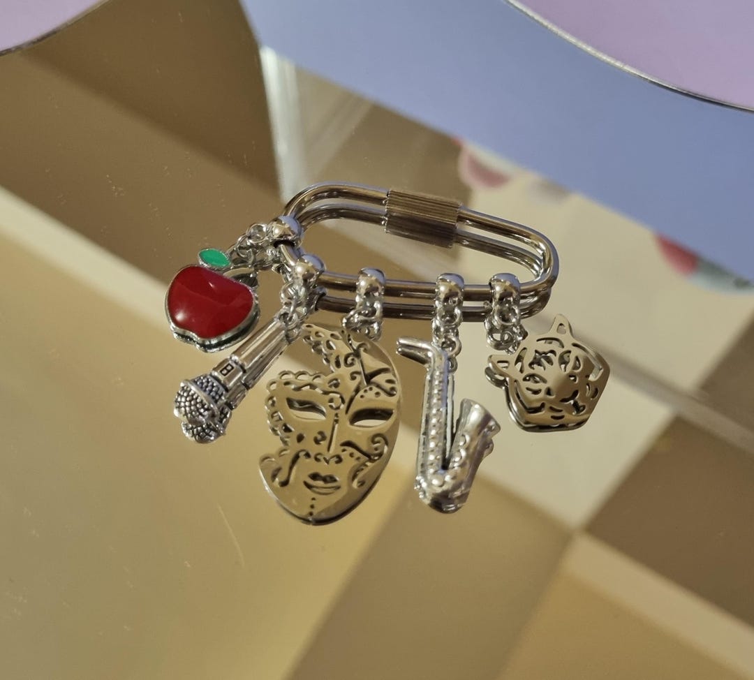 Bulletproof V Charm Keychain - Fanmade Snap Keyring for Korean Boy Band ...