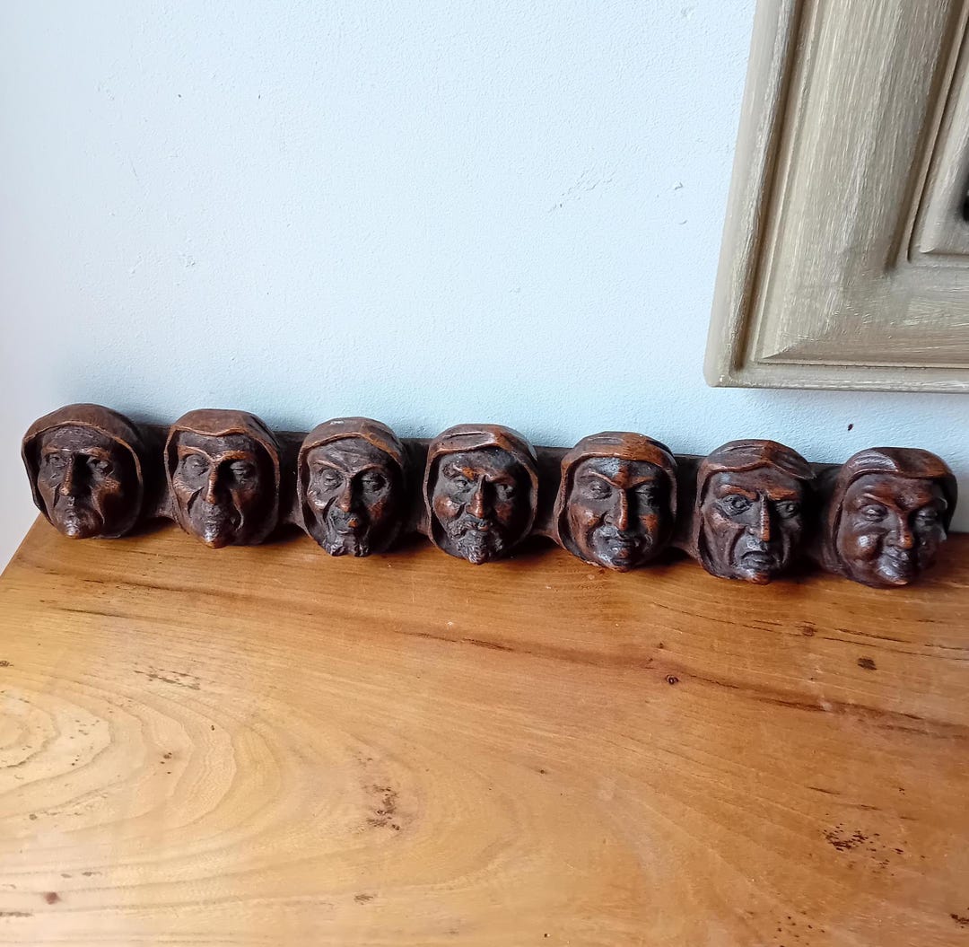 RARE - 19th Century Finely Carved Wooden Smoking Pipe Rack With 7 Heads ...