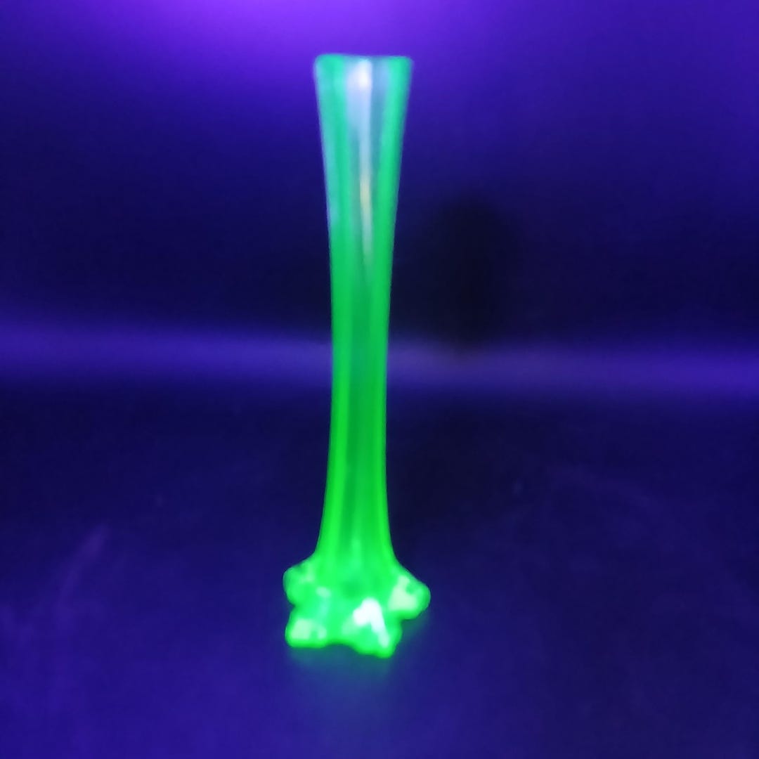 URALINE - "eiffel" Soliflore Vase in Yellow Uranium Glass (uraline ...