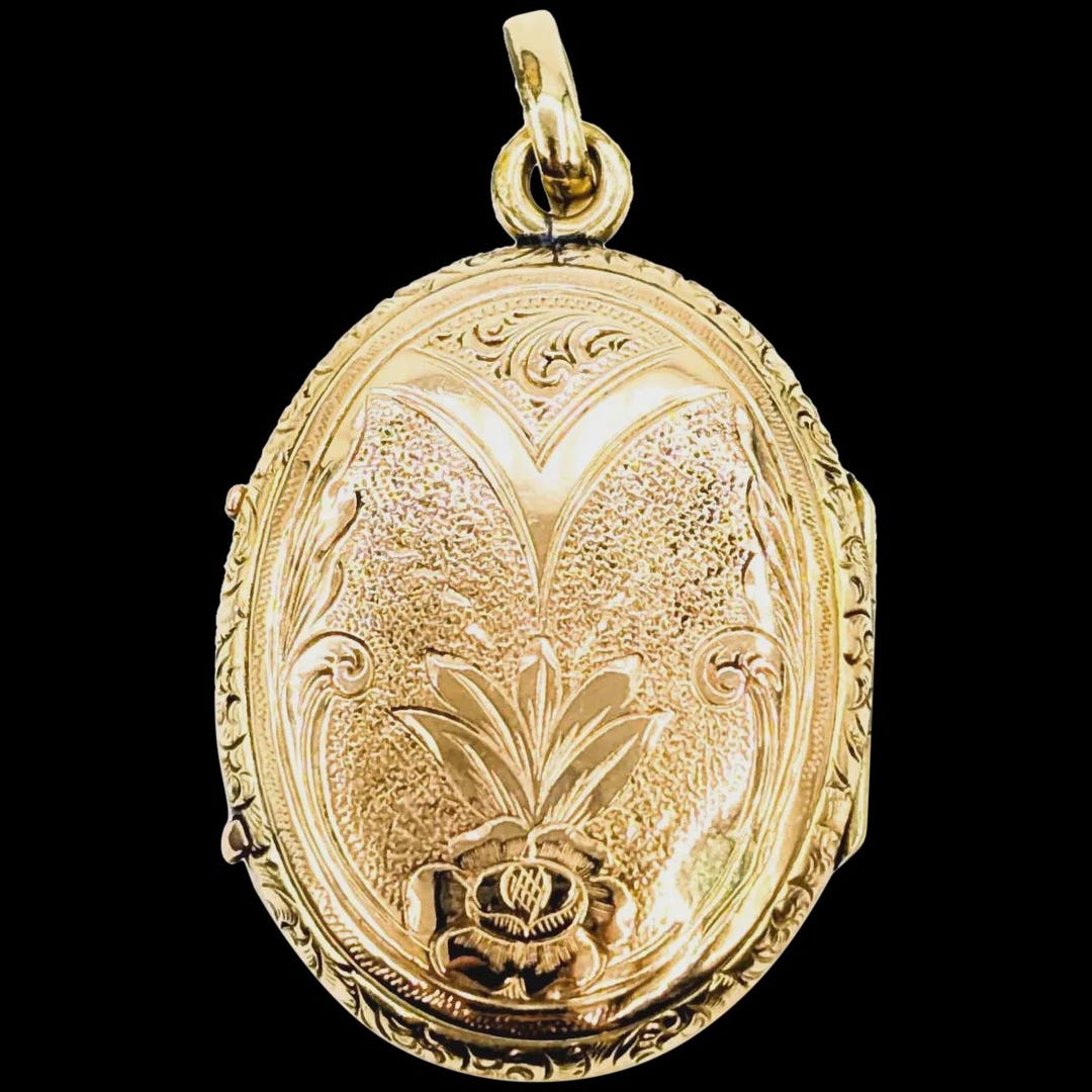 Vintage Engraved Locket Pendant in 14k Yellow Gold - Oval Photo ...