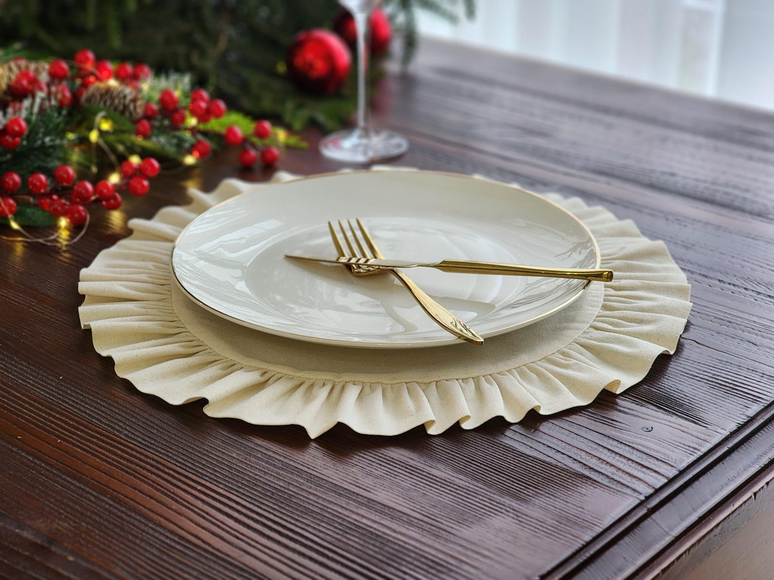 Ruffled Double Layer Placemat Set of 4, Ruffled Round Placemat for ...