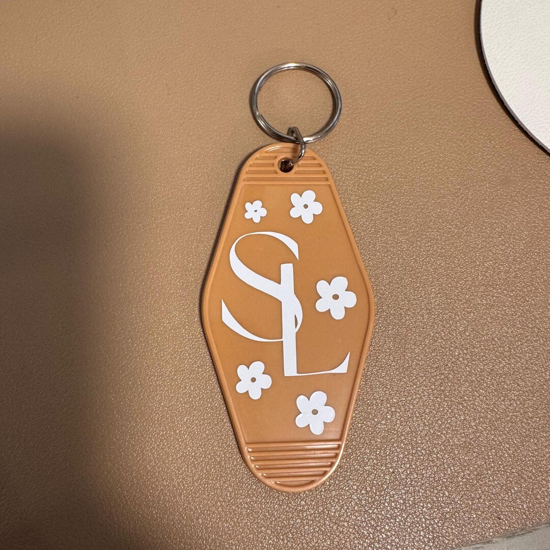 Bulk Custom Motel Keychain Design and Personalized Permanent Vinyl ...